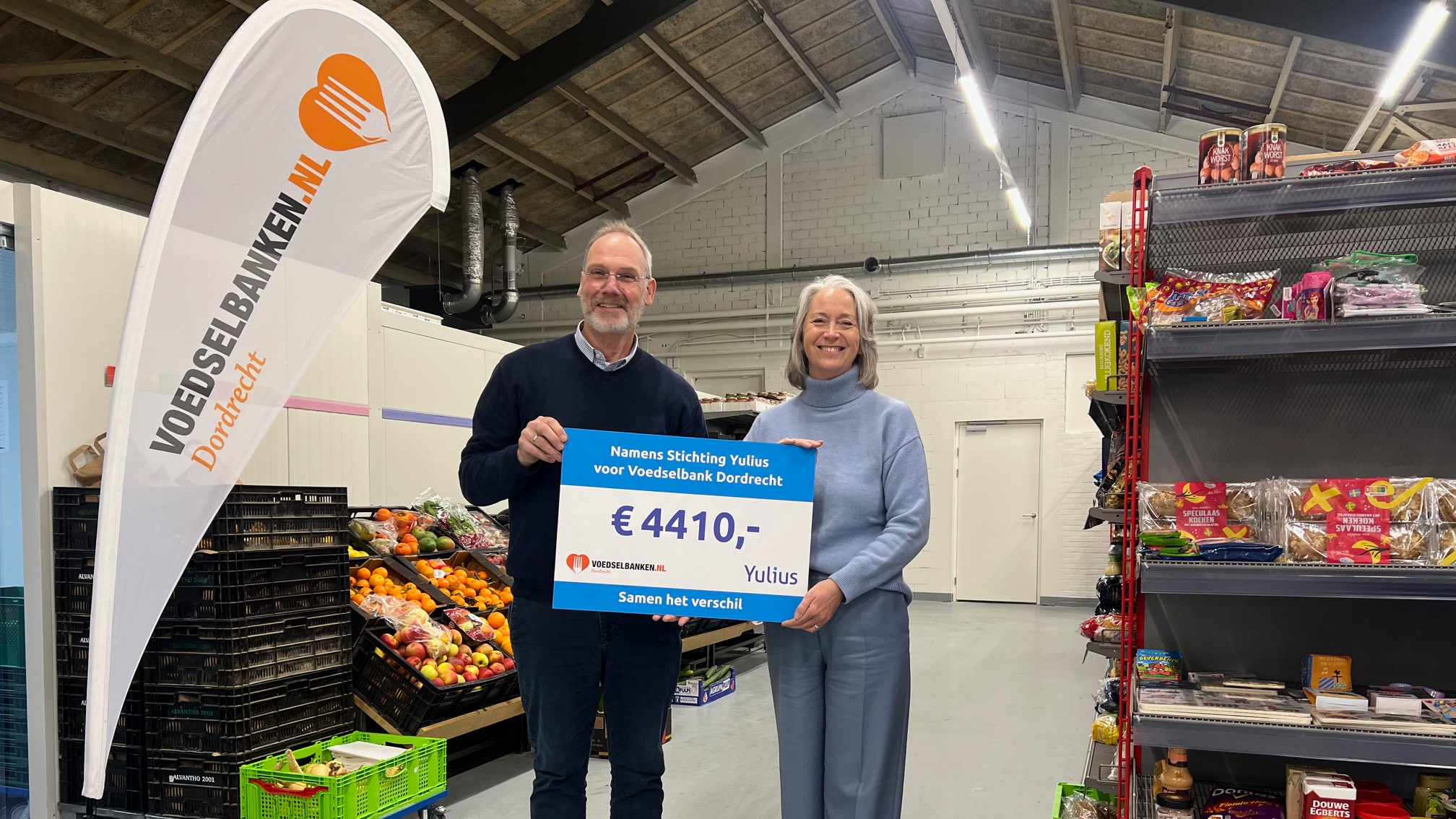 Yuliuscollega's brengen 4410 euro bijeen voor Voedselbank Dordrecht ...